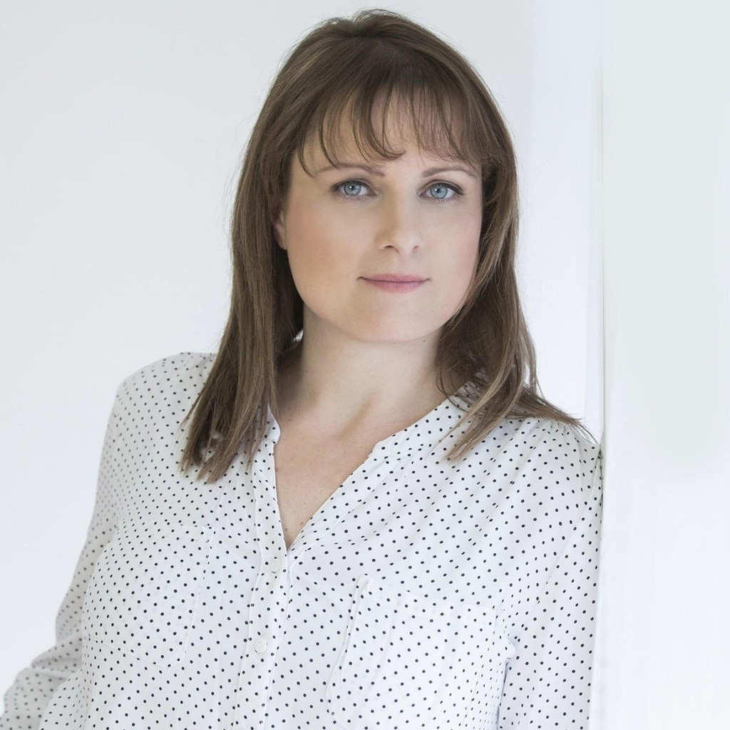 Michaela König - CSR Report Editor - delfort | XING