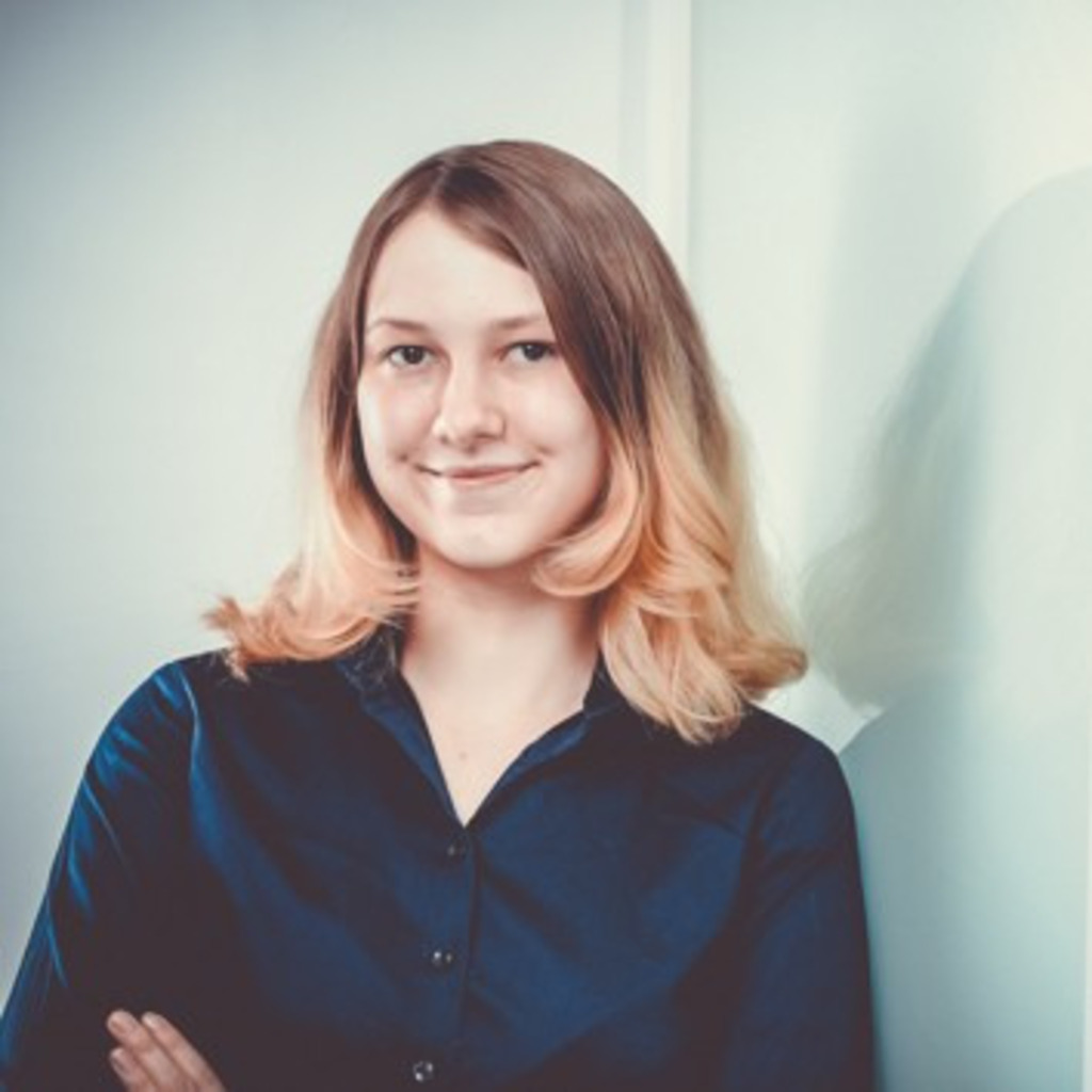 Diana Ecker - Autorin und Künstlerin,Designerin - Diasya | XING