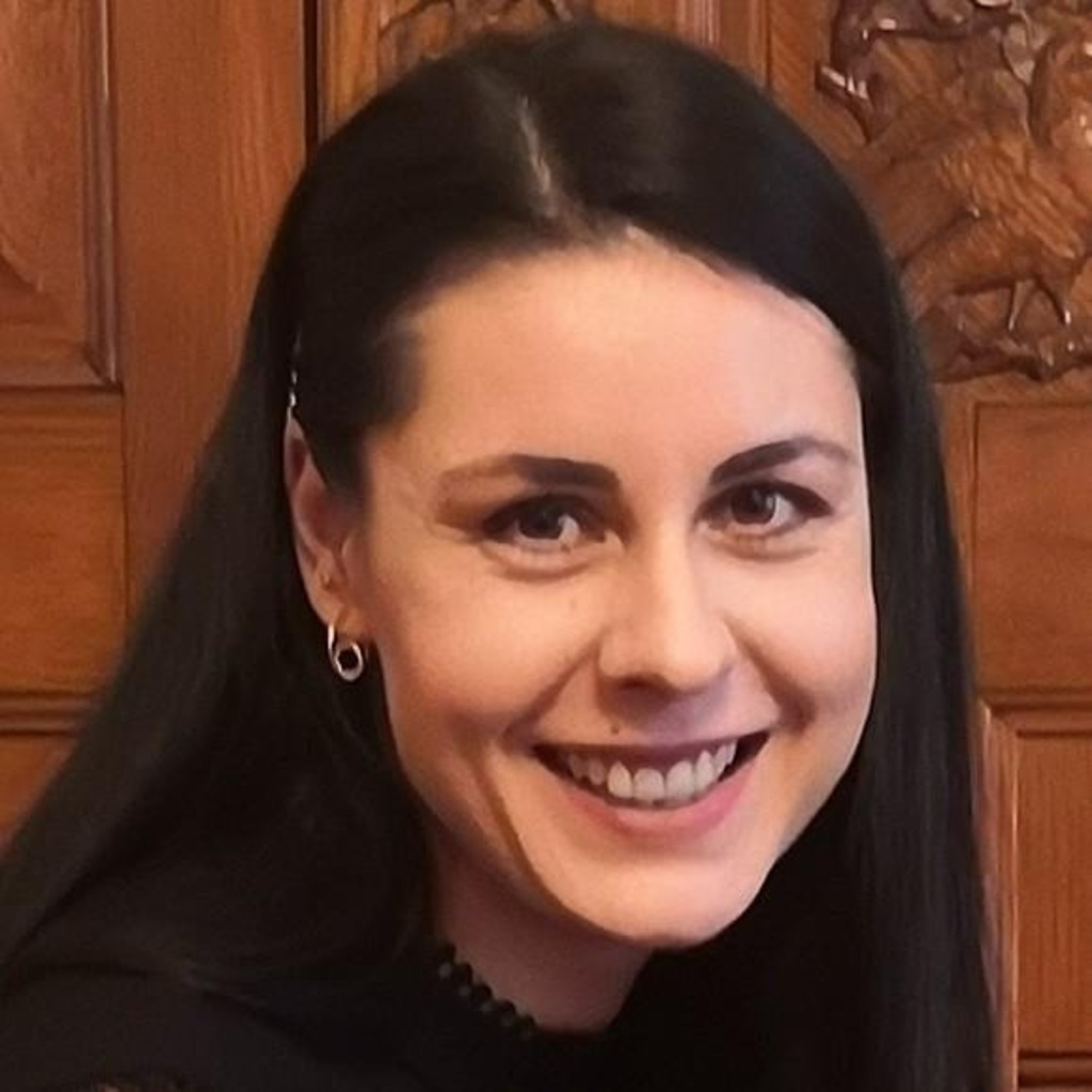 Laura Helm - Sta - MIA MITEINANDER GmbH | XING