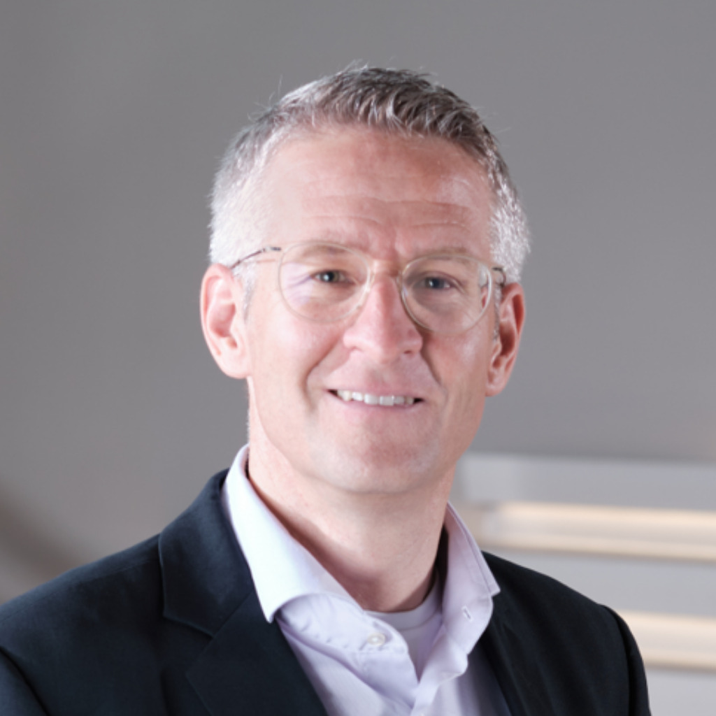 Ueli Studer - General Counsel P&C and WM CH, Switzerland and UBS ...