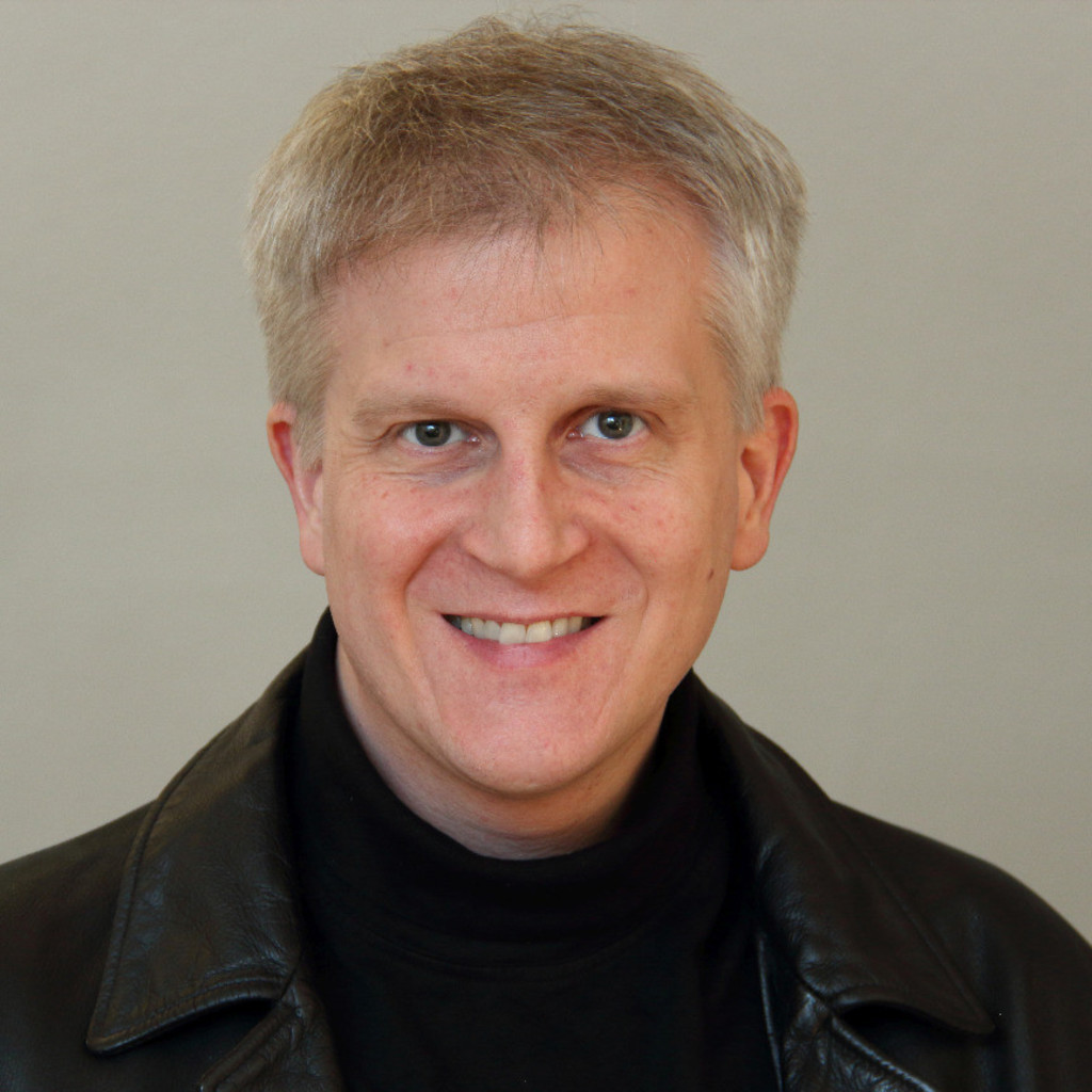 Prof. Dr. Robert Huber - Professor, Director and Chair - Universität zu ...