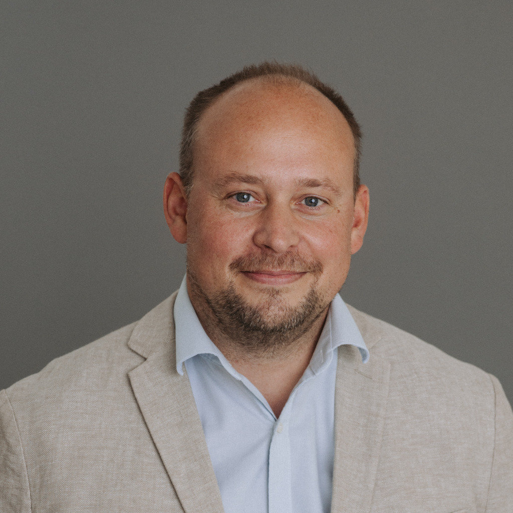 Mag. Philip Michael Axmann - Head of Sales - zetcom AG | XING