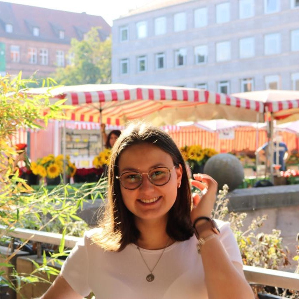 Julia Marter - Finanzcontrollerin - Stiftung Hospital zum heiligen ...