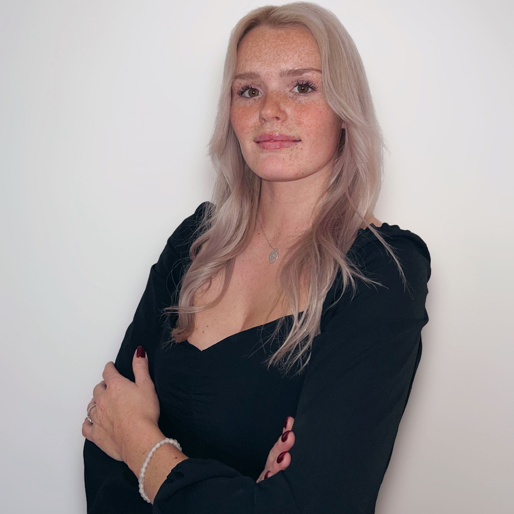 Julia Pearce - Junior Specialist Claims - Saint-Gobain Performance Plastics Pampus | XING