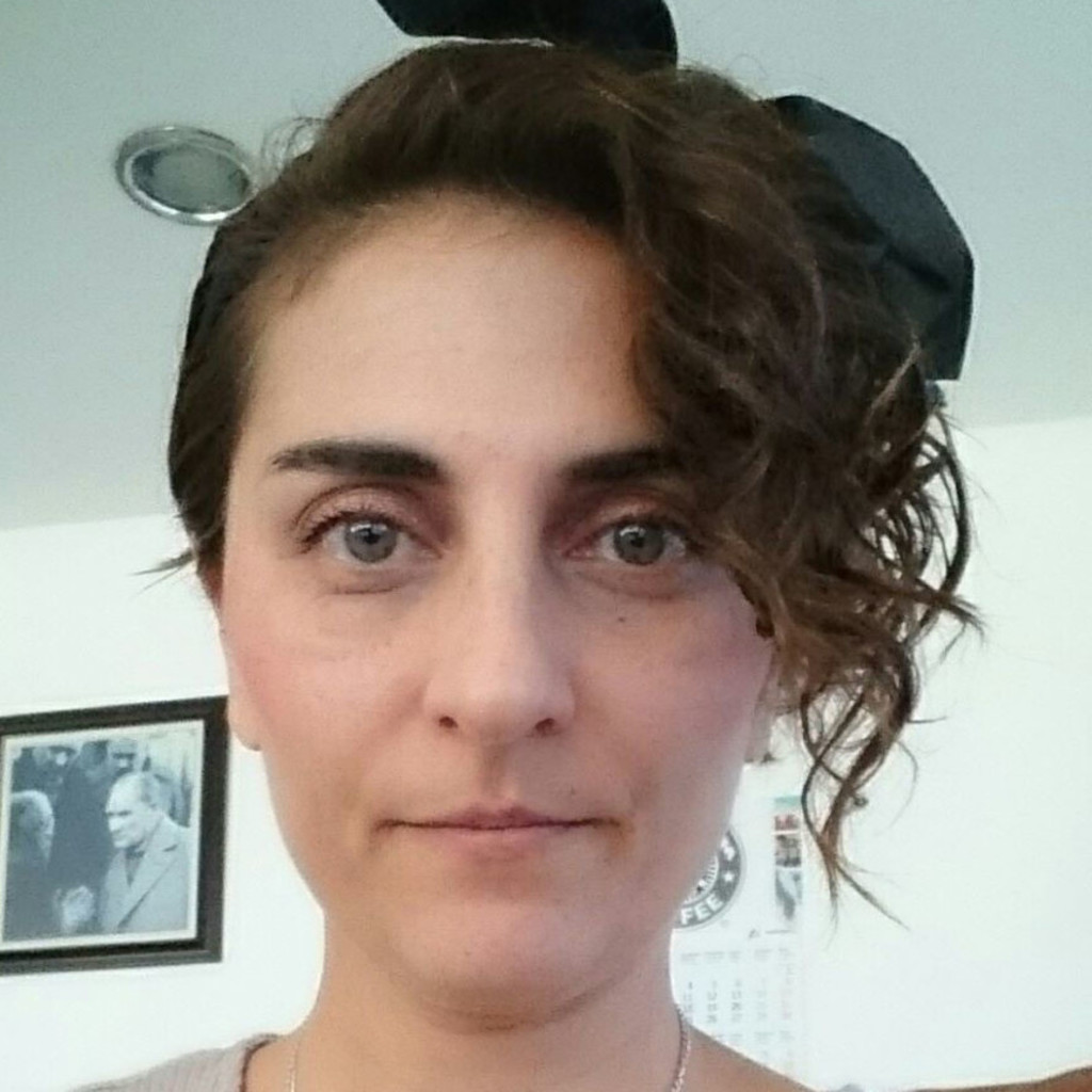 Dilek Melek - Junior Product Manager - MTS | XING