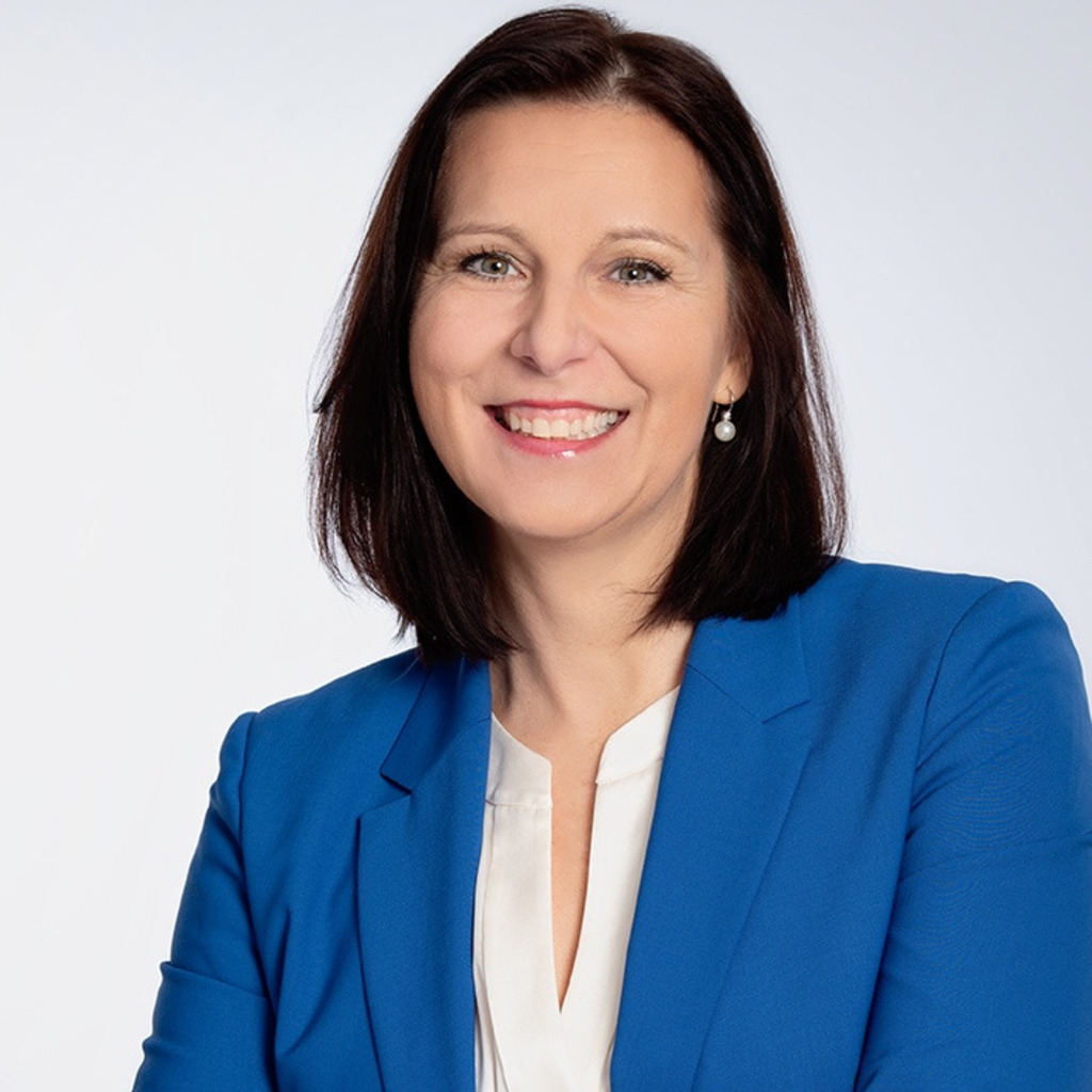 Nicole Wendt - Leiterin Gebietsdirektion Landshut - AXA Konzern AG | XING