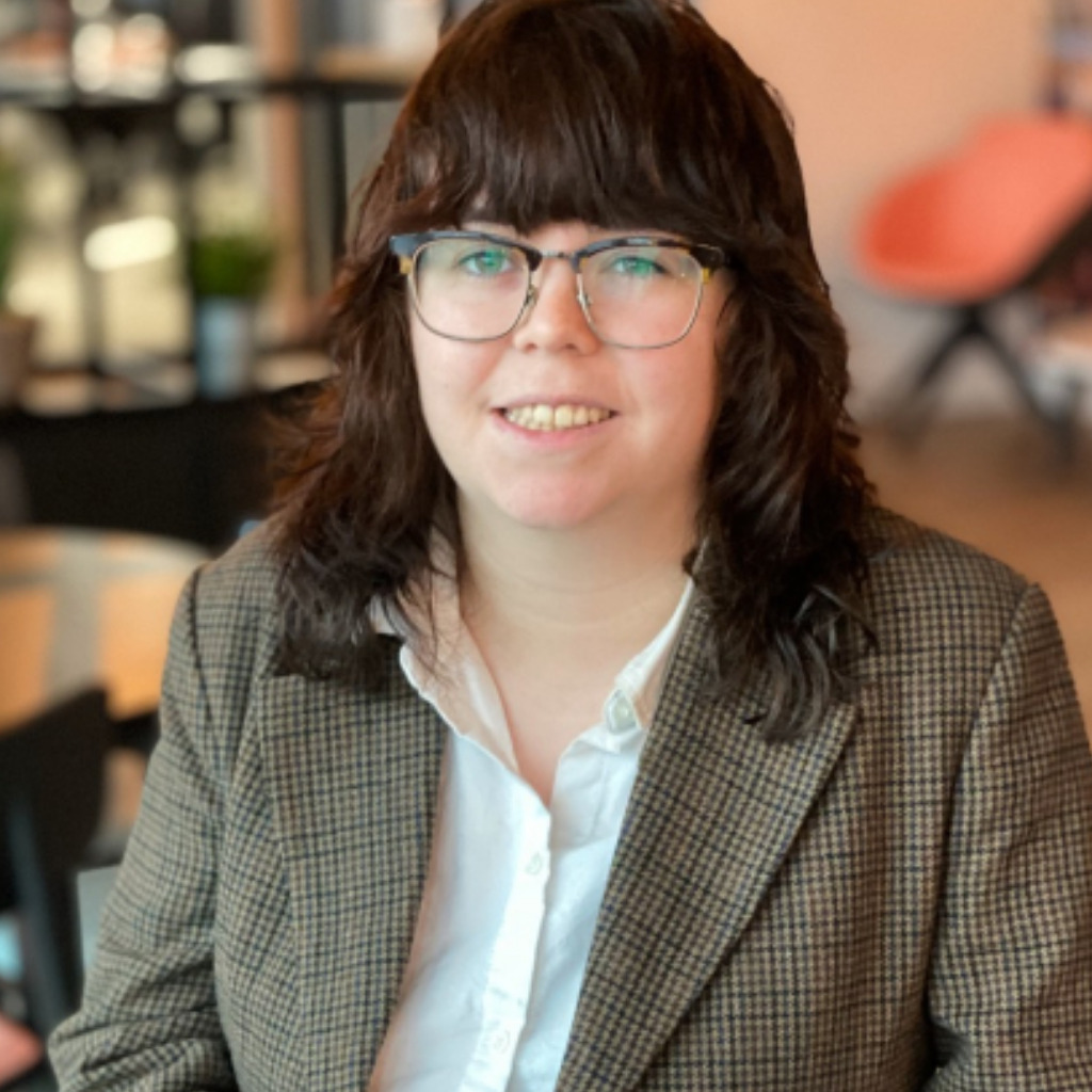 Ciara Lynch - Recruitment Consultant - Oliver James | XING