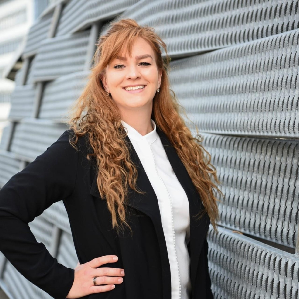 Amela Smajic - Senior Rental Sales Agent - Sixt GmbH & Co ...