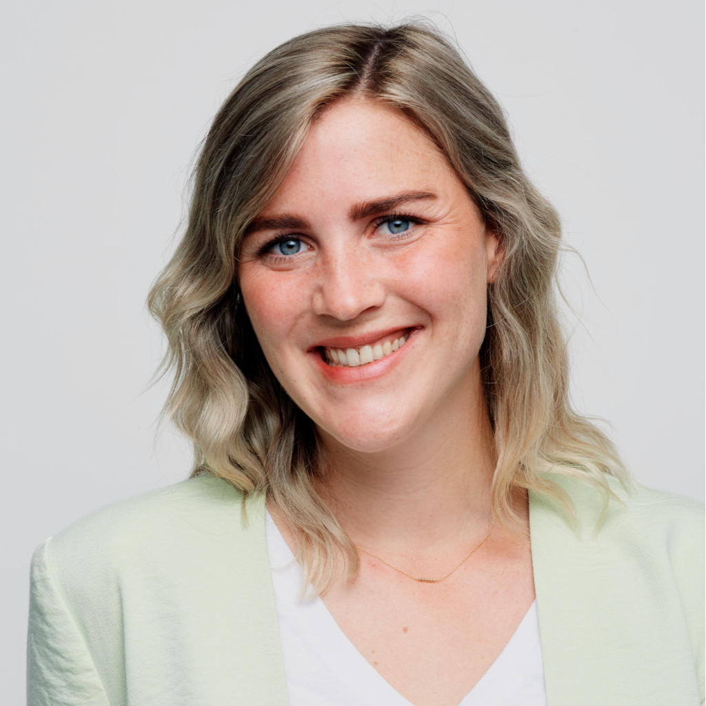 Jennifer Buss's Instagram, Twitter & Facebook on IDCrawl