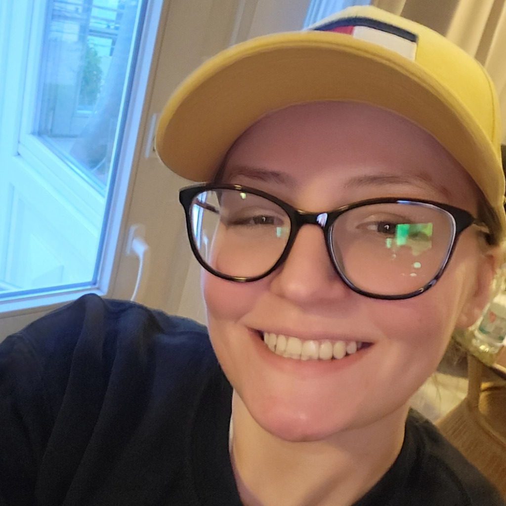 Denise Decker's Instagram, Twitter & Facebook on IDCrawl