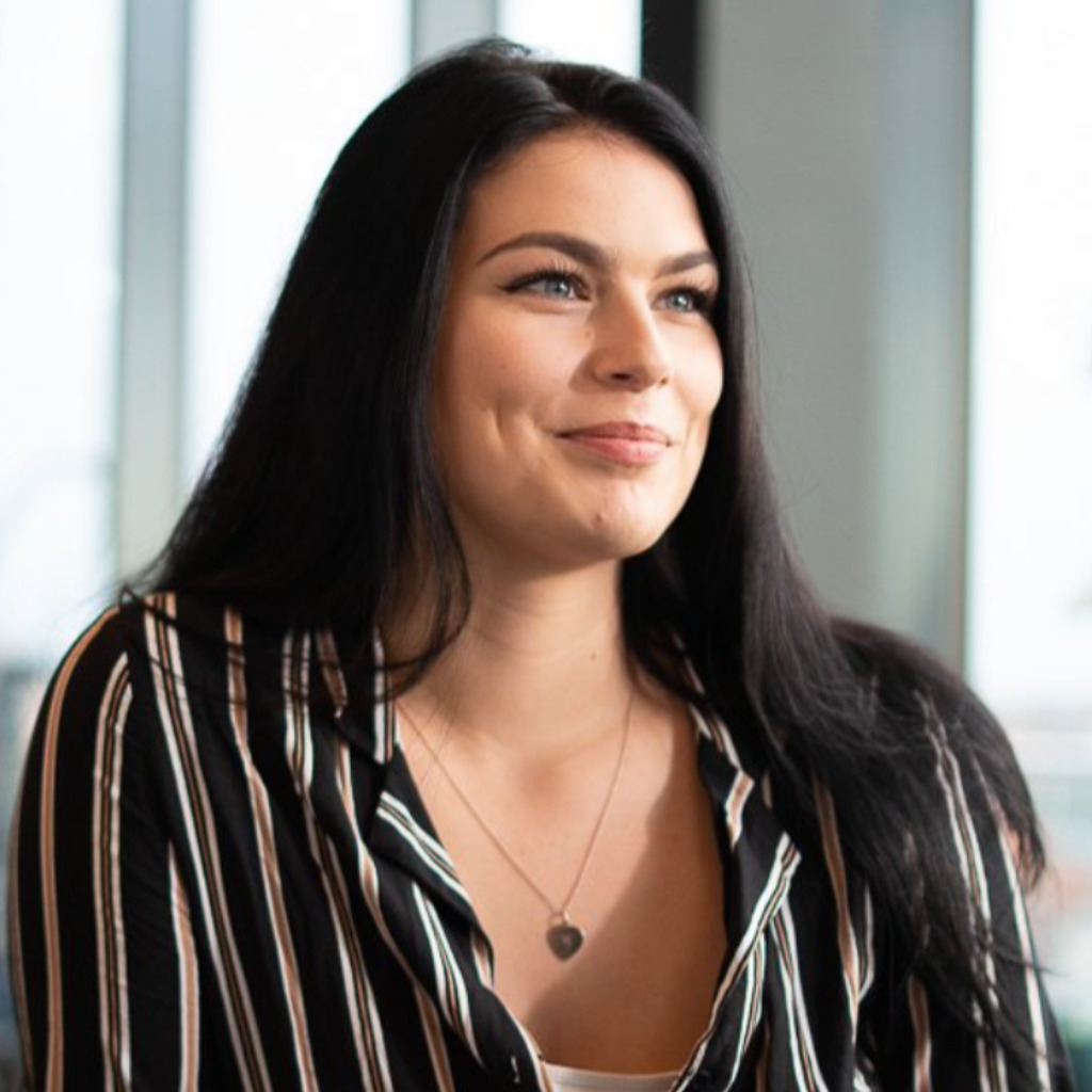 Sharon Geißler - Content Marketing Manager - Distart learn GmbH & Co ...