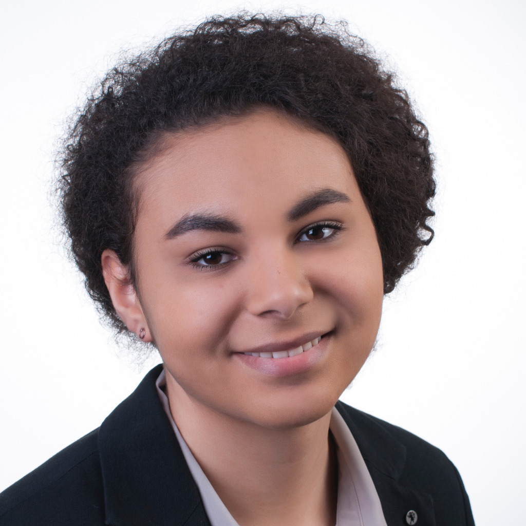 Celina Ford - Volontärin - Passauer Neue Presse | XING