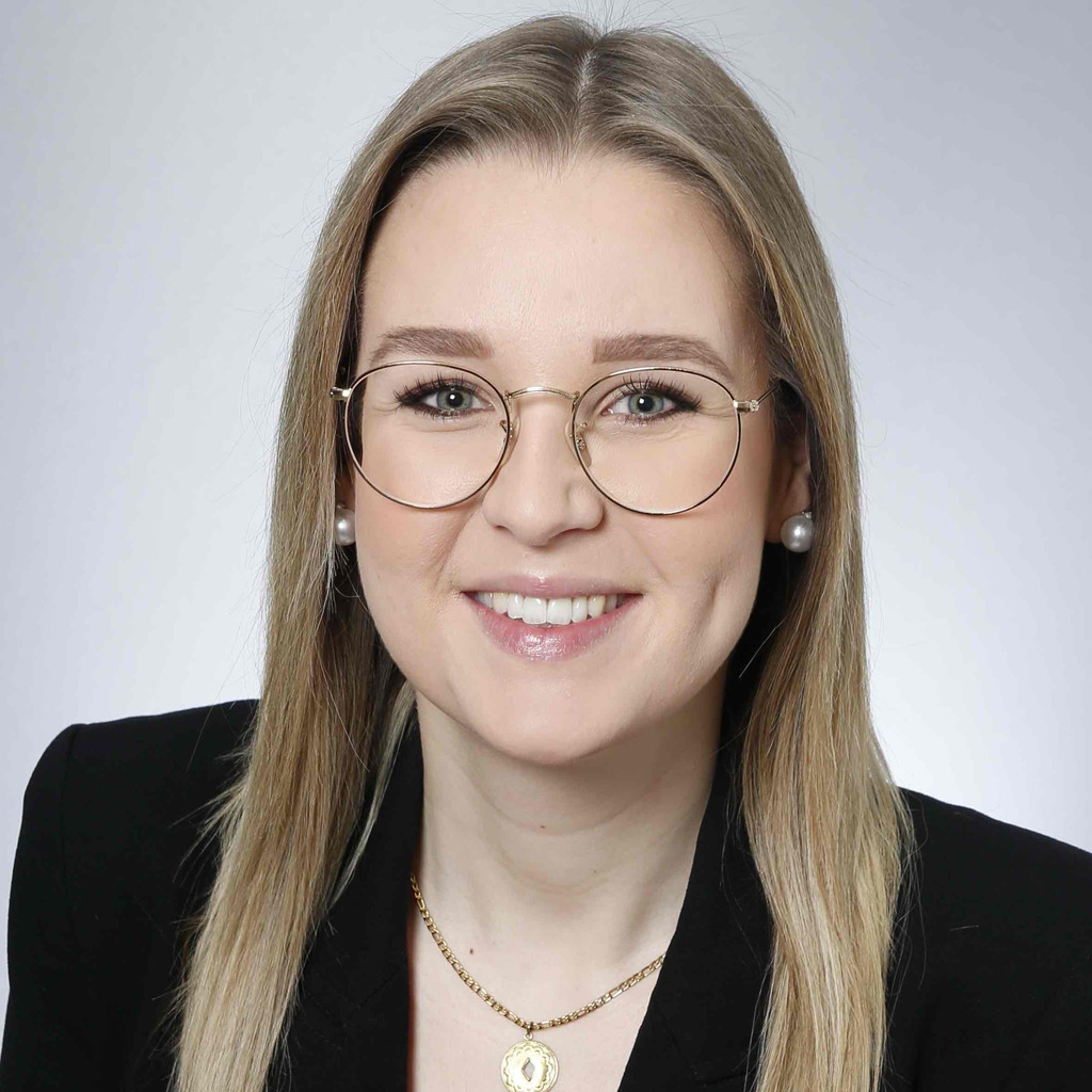 Sarah Nossia - Stellvertretende Leiterin - Fielmann AG & Co. oHG | XING