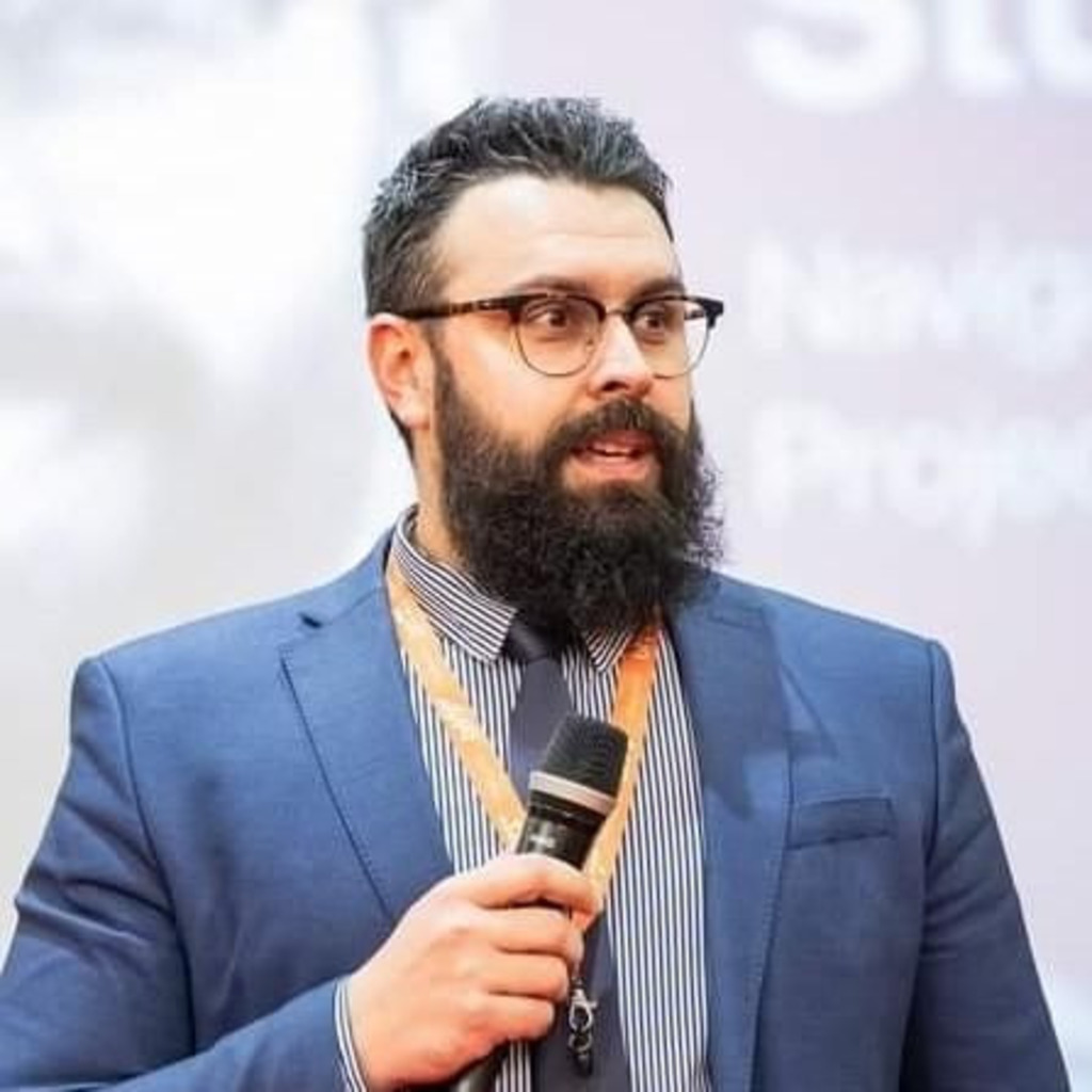 Azur Ramic - Project Manager - Ministry of programming | XING