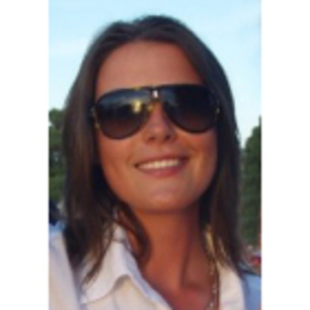 Georgia Beattie - Founder - Lip Loose | XING