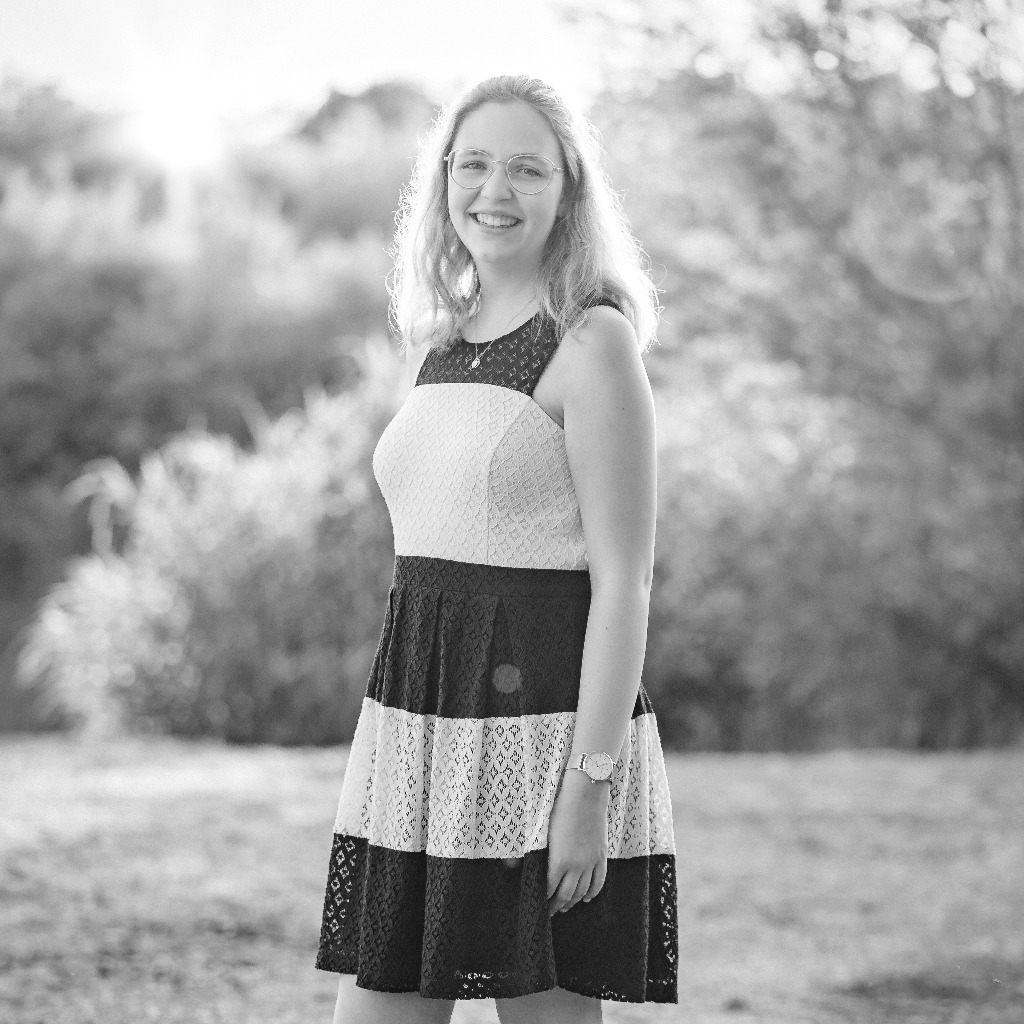 Lisa Eggelsberger - Kauffrau für Versicherungen und Finanzen - Fischer ...