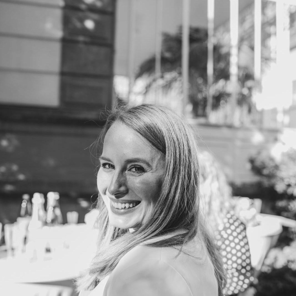 Pia Schlagbaum - Mitarbeiterin Online-Marketing - MEG Maler Einkauf ...