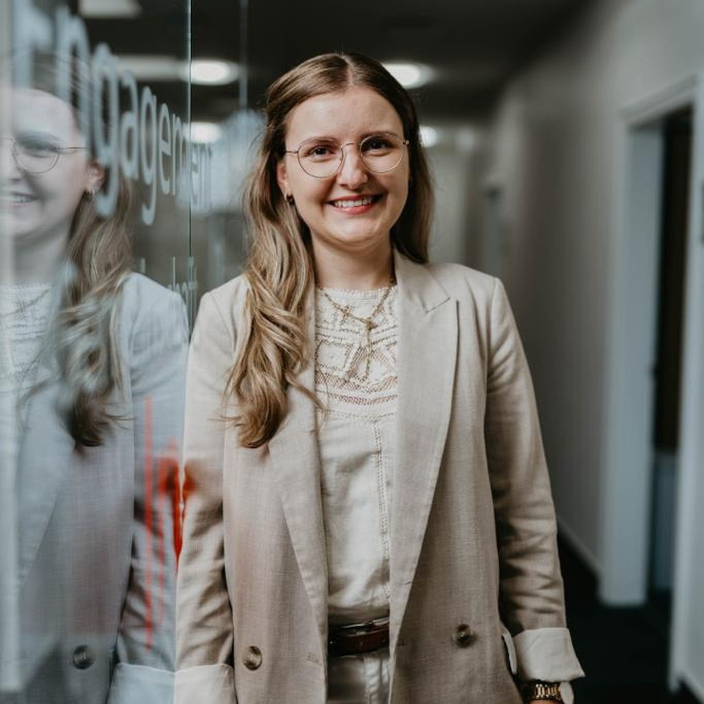 Nicole Knester - Kreditvermittlerbetreuerin - VR Bank RheinAhrEifel eG ...