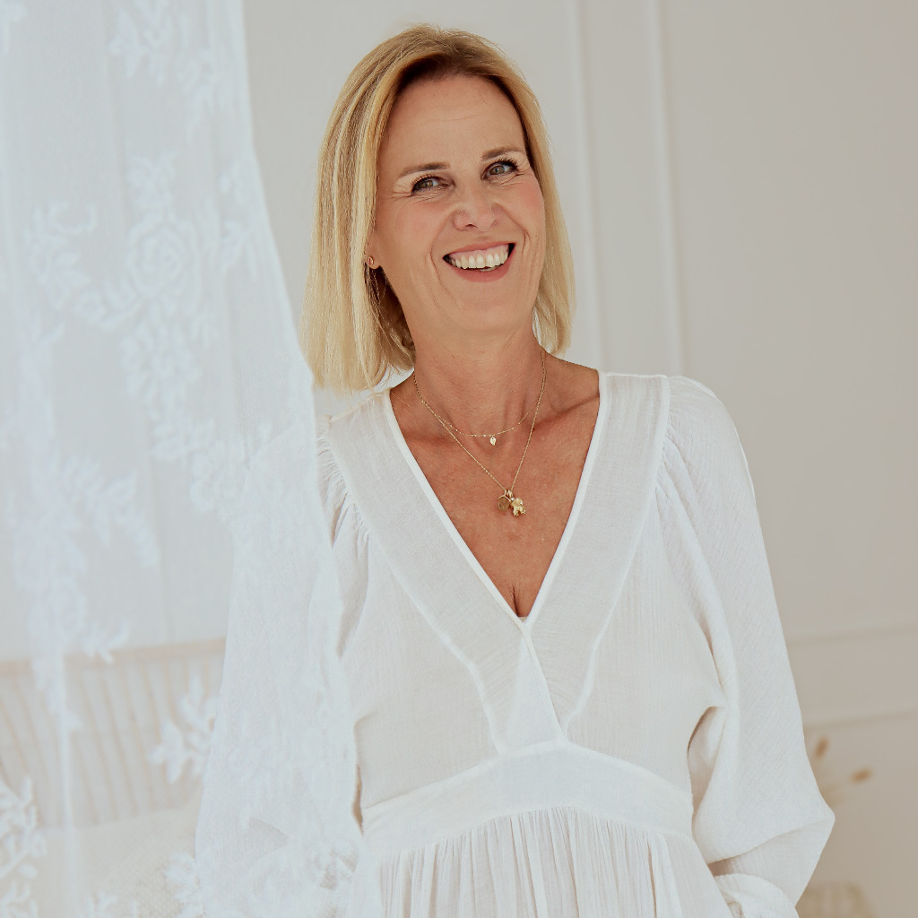 Claudia Simon - Yogastudio - FLOWyoga lifestyle | XING