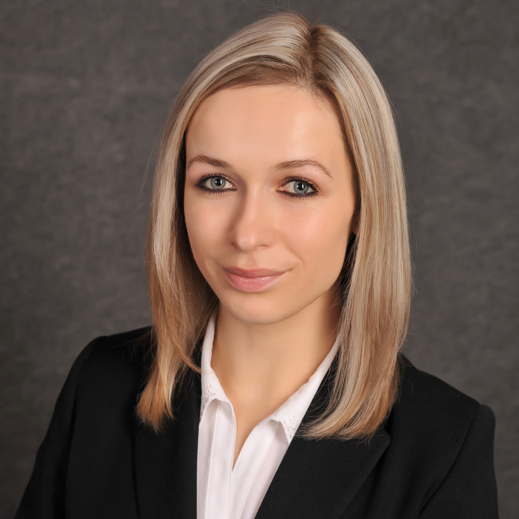 Julia Weinforth - Regulatory Reporting/Liquidity Reporting - LCR ...