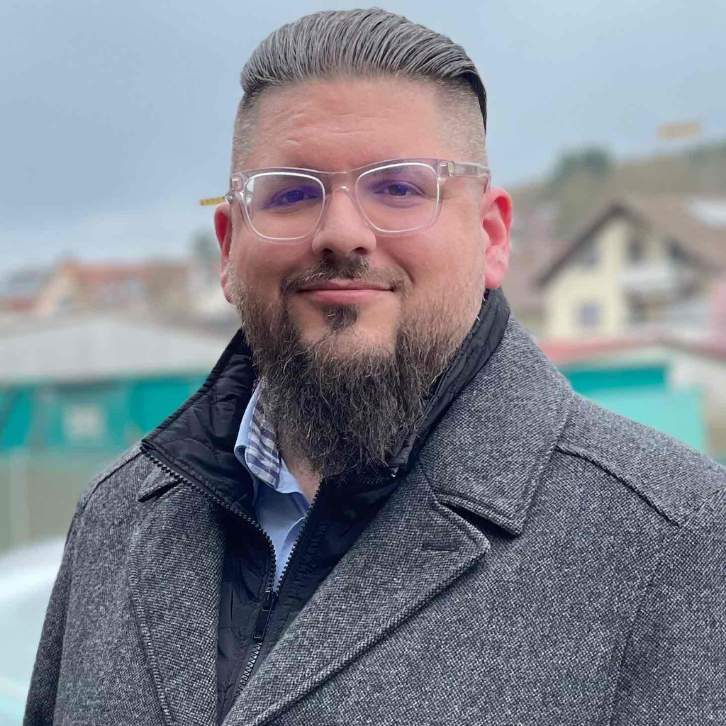 Philipp Binder - Leiter Optionsmontage - Schwäbische Werkzeugmaschinen ...