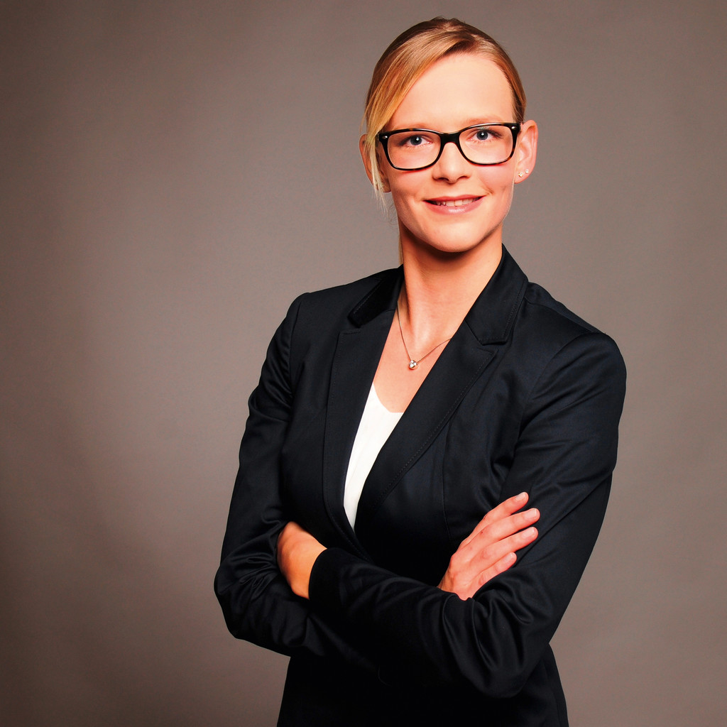 Claudia Helm's Instagram, Twitter & Facebook on IDCrawl