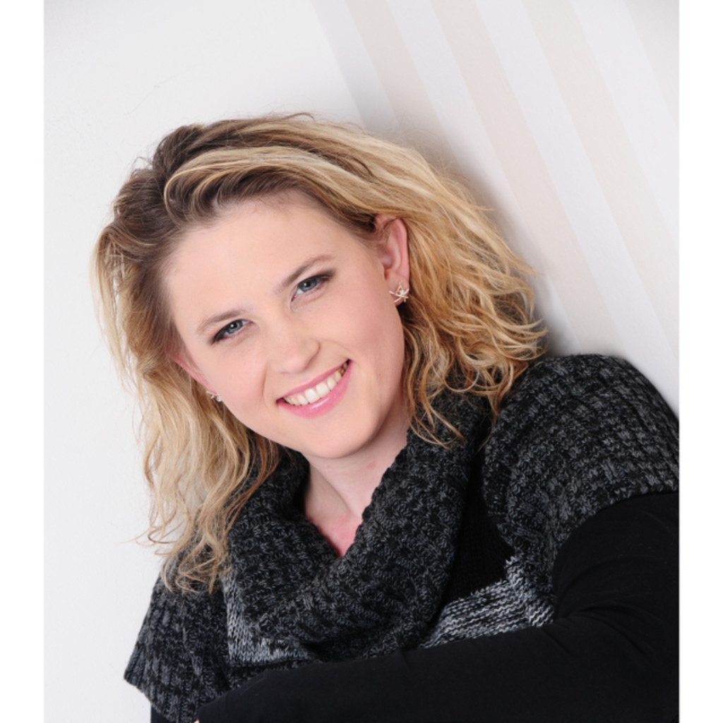 Jennifer Emmert - Fotografin - Photomenal | XING