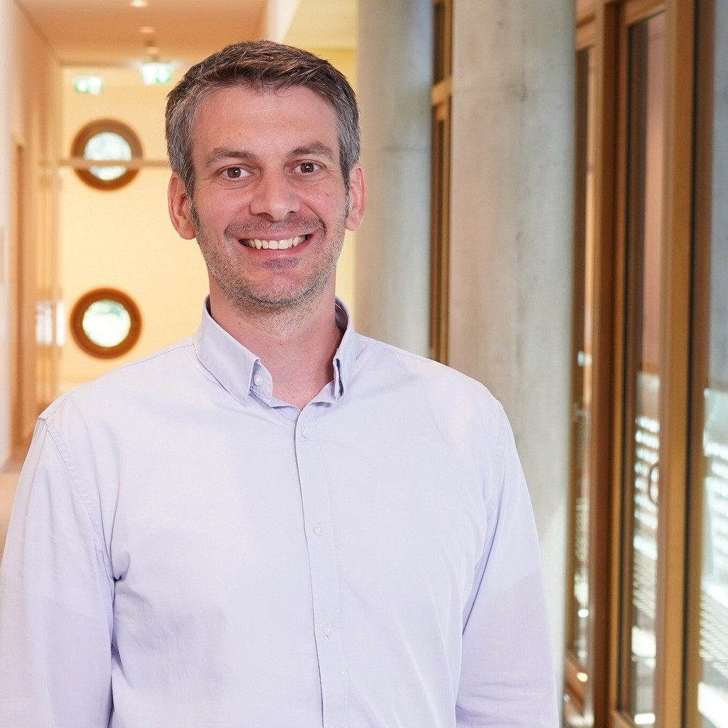 Michael Gräf - Bereichsverantwortung POS-Logistik-Management - dm ...