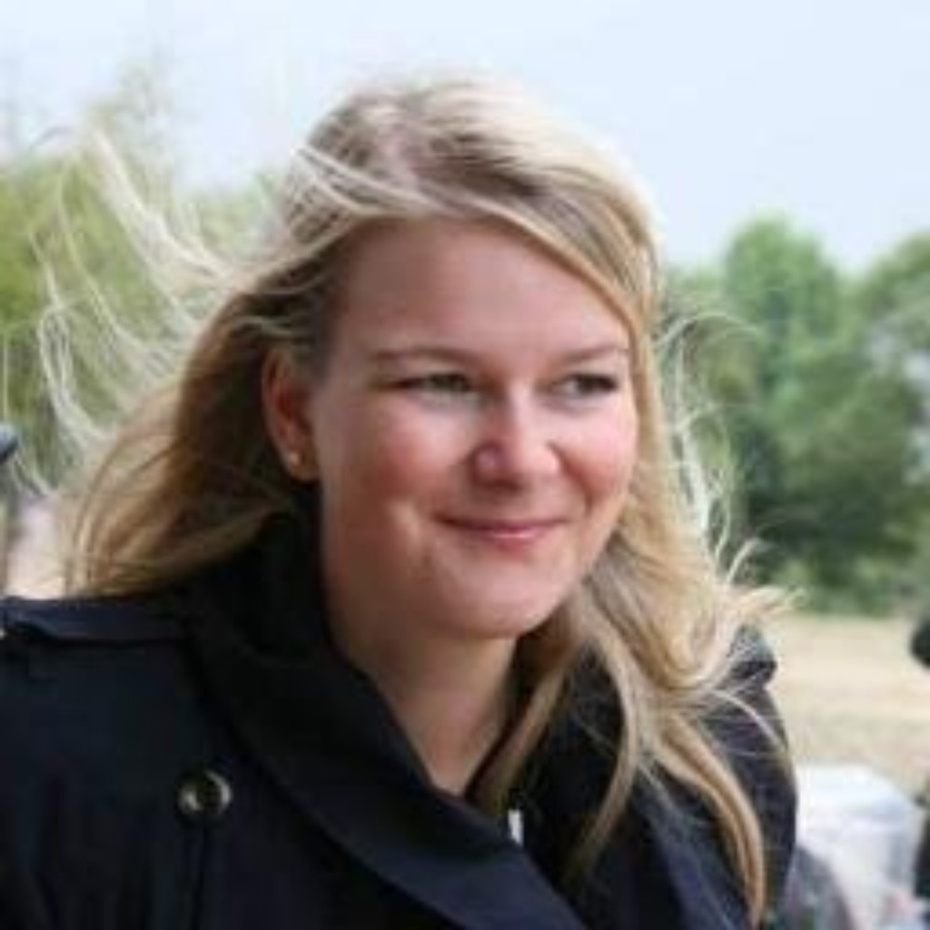 Dr. Julia Hiltscher - ESG Reporting Specialist - Birkenstock Group B.V ...