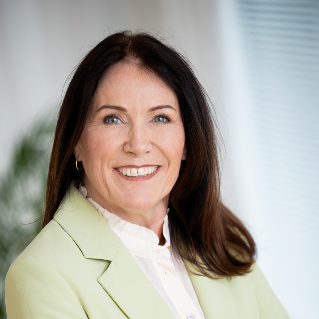 Claudia Schuster - Account Manager - MediData AG | XING