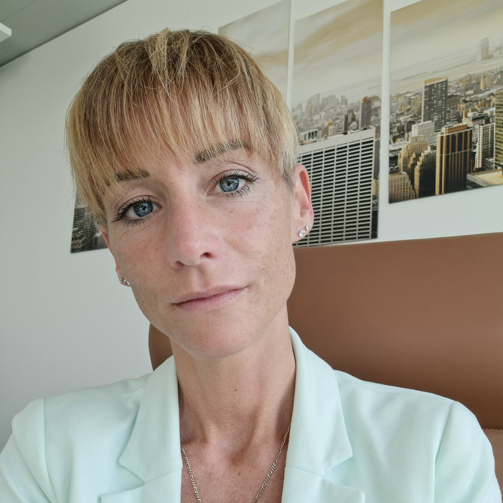 Katrin Schuck - Prokuristin - KMZ Kassensystem GmbH | XING