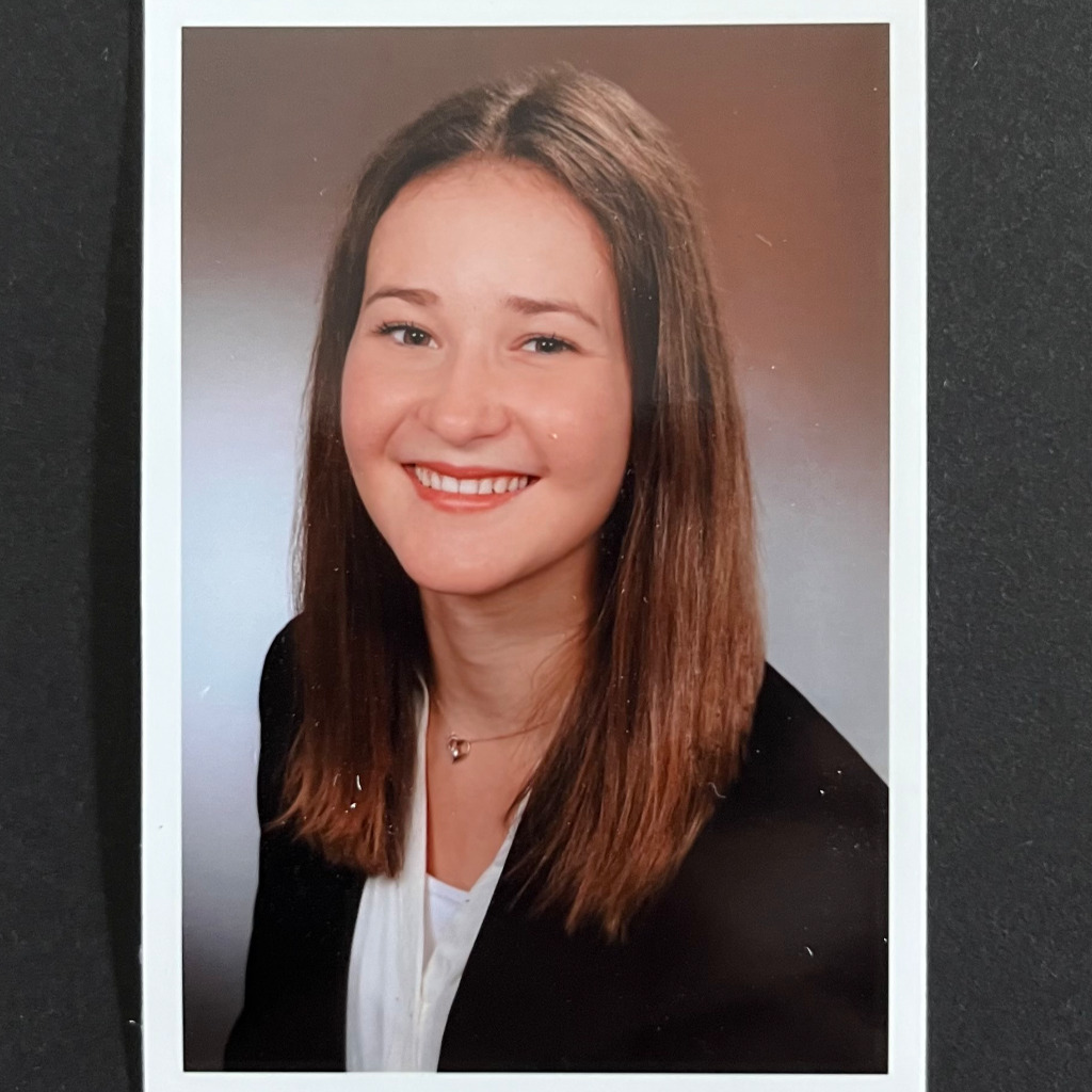 Laura Berger - Industriekauffrau im Bereich Versand und Zollabwicklung ...