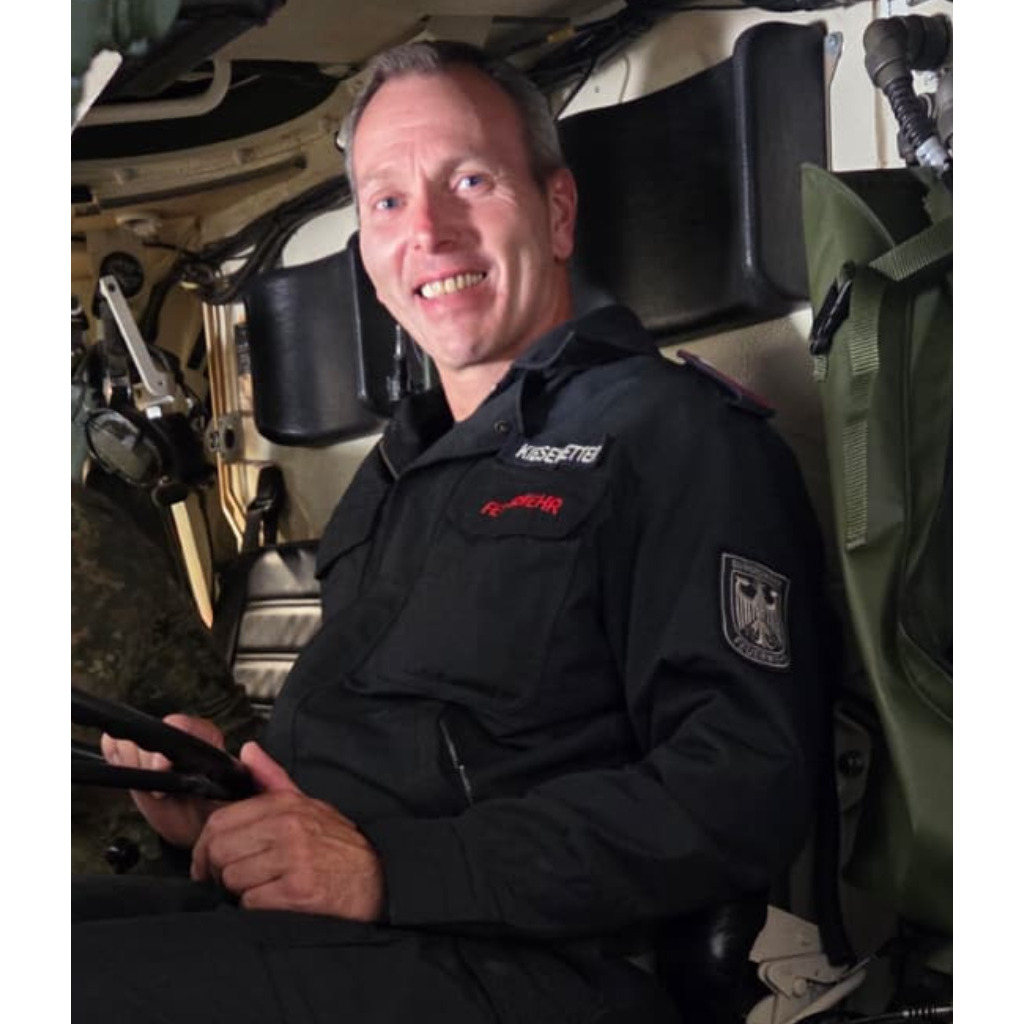 Pierre Kiesewetter - Kalibriertechniker - Element Metech GmbH | XING