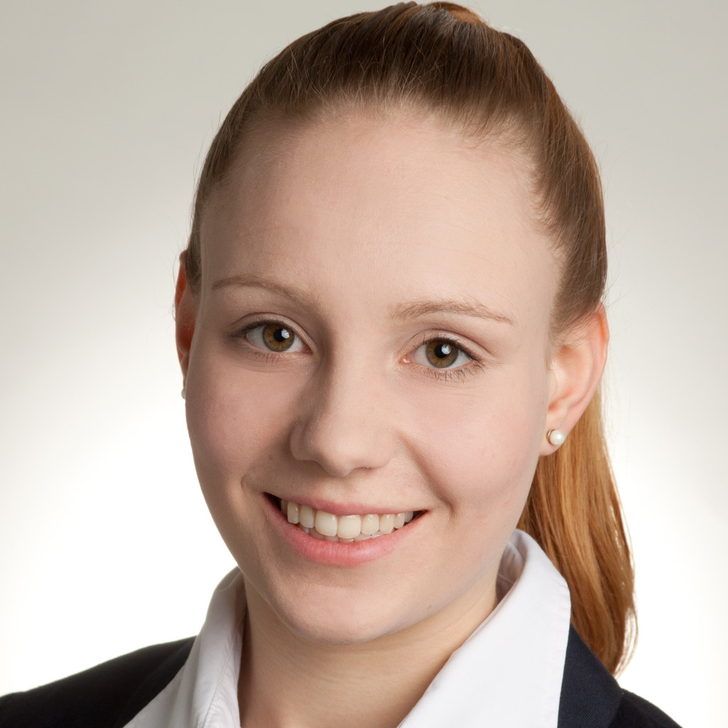 Caroline Baumann's Instagram, Twitter & Facebook on IDCrawl