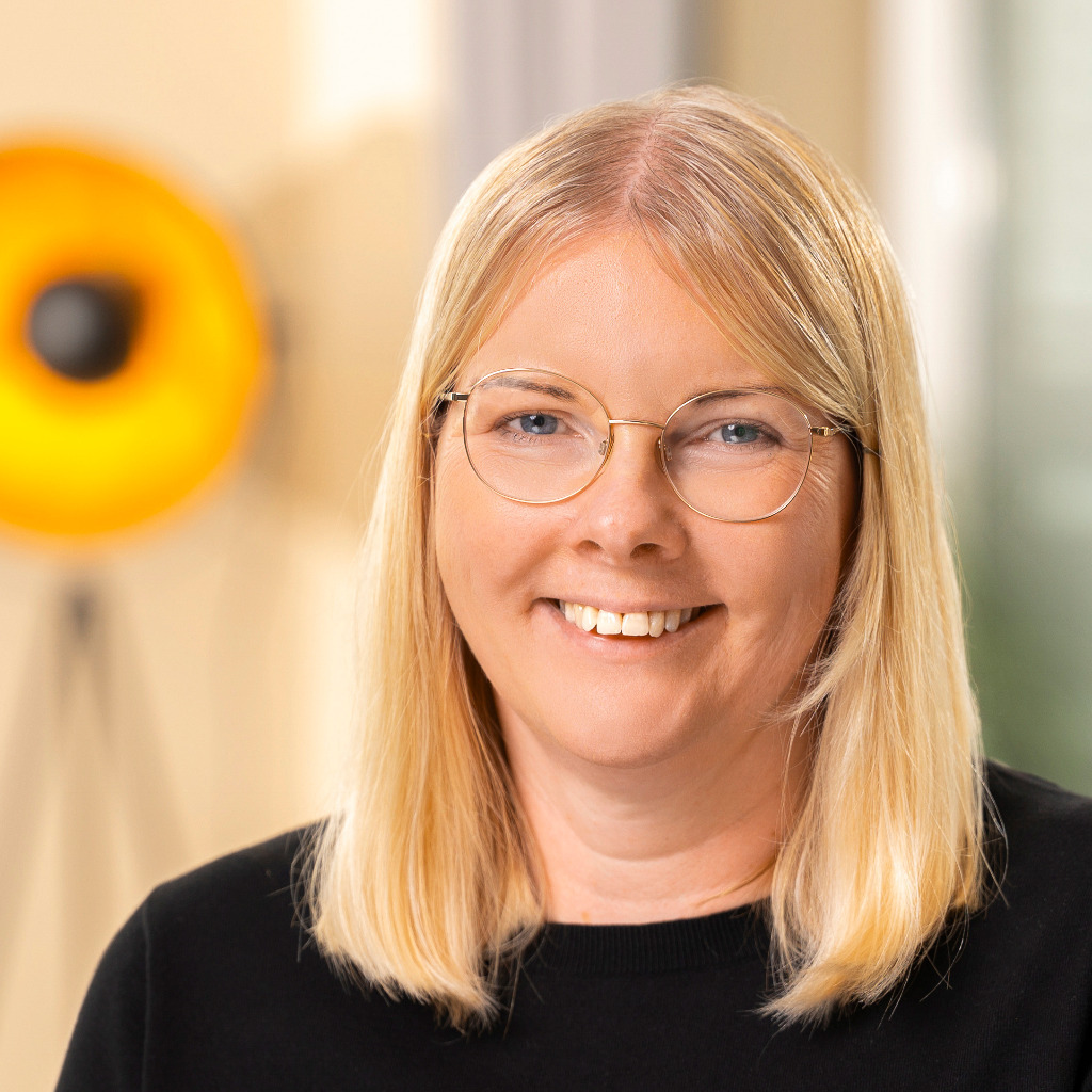 Britta Köbbe - Personalsachbearbeiterin - Krone Business Center GmbH ...