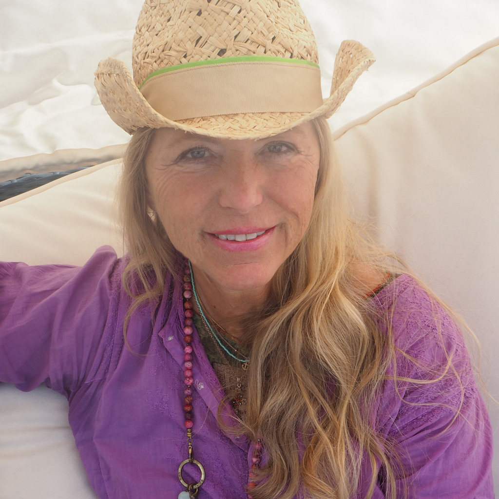 Sandra Heffner's Instagram, Twitter & Facebook on IDCrawl