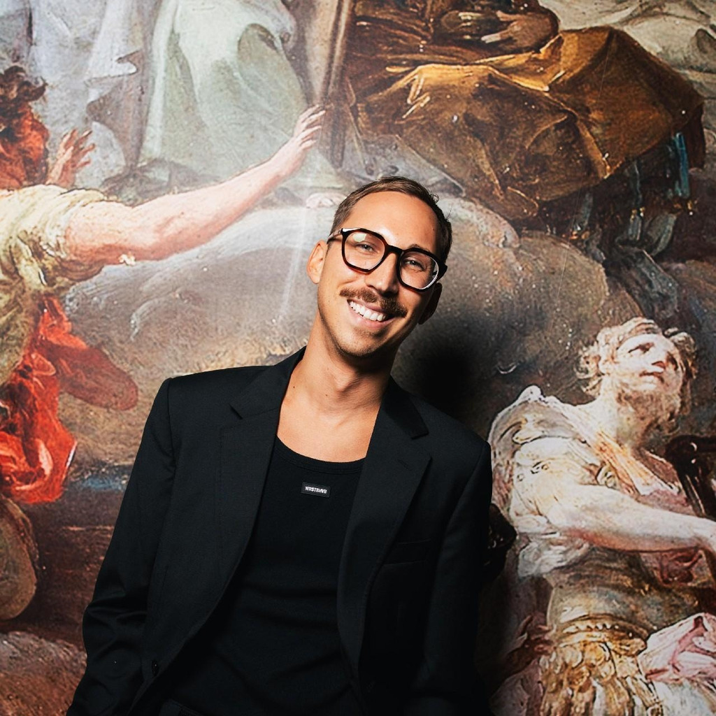 Damian Velluto - Beauty Trainer - Dyson GmbH | XING