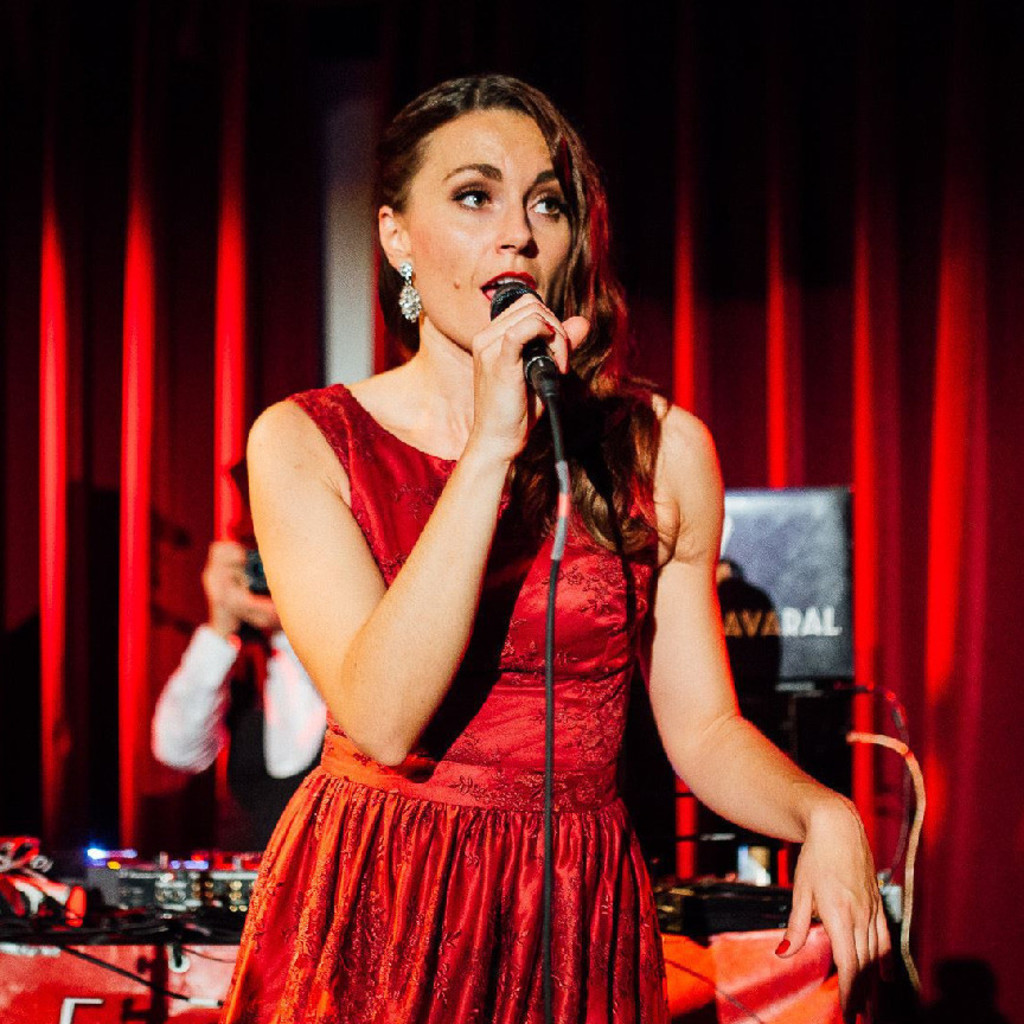 Katrin Immervoll - Kabarettistin, Sängerin, Schauspielerin, Sprecherin ...