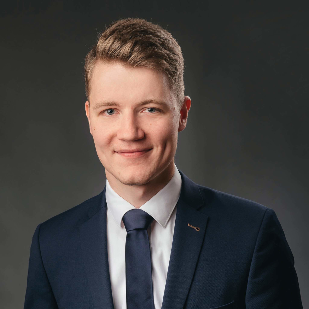 Max Schoschies - Sachbearbeiter Kreditabteilung - OstseeSparkasse ...