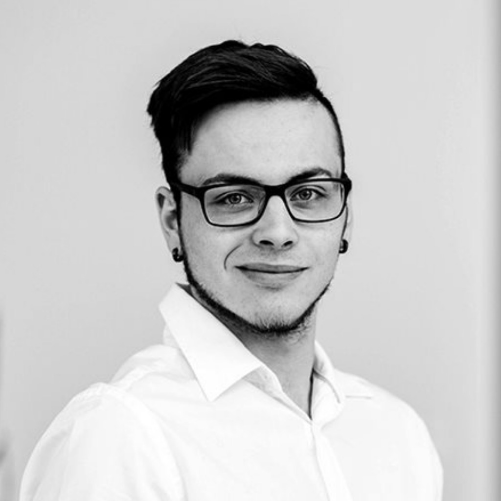 Lee Knight's Instagram, Twitter & Facebook on IDCrawl