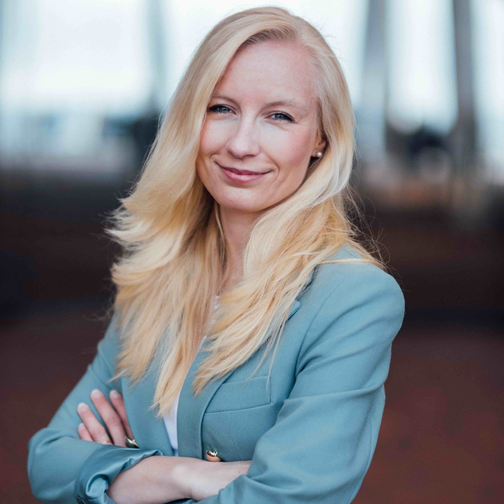 Kim-Christin Reinefeld - Head of Retail Marketing Fashion & Sport ...