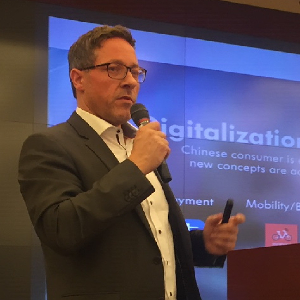 Daniel Schmitz-Hübsch - Leiter Business Development Group Components ...