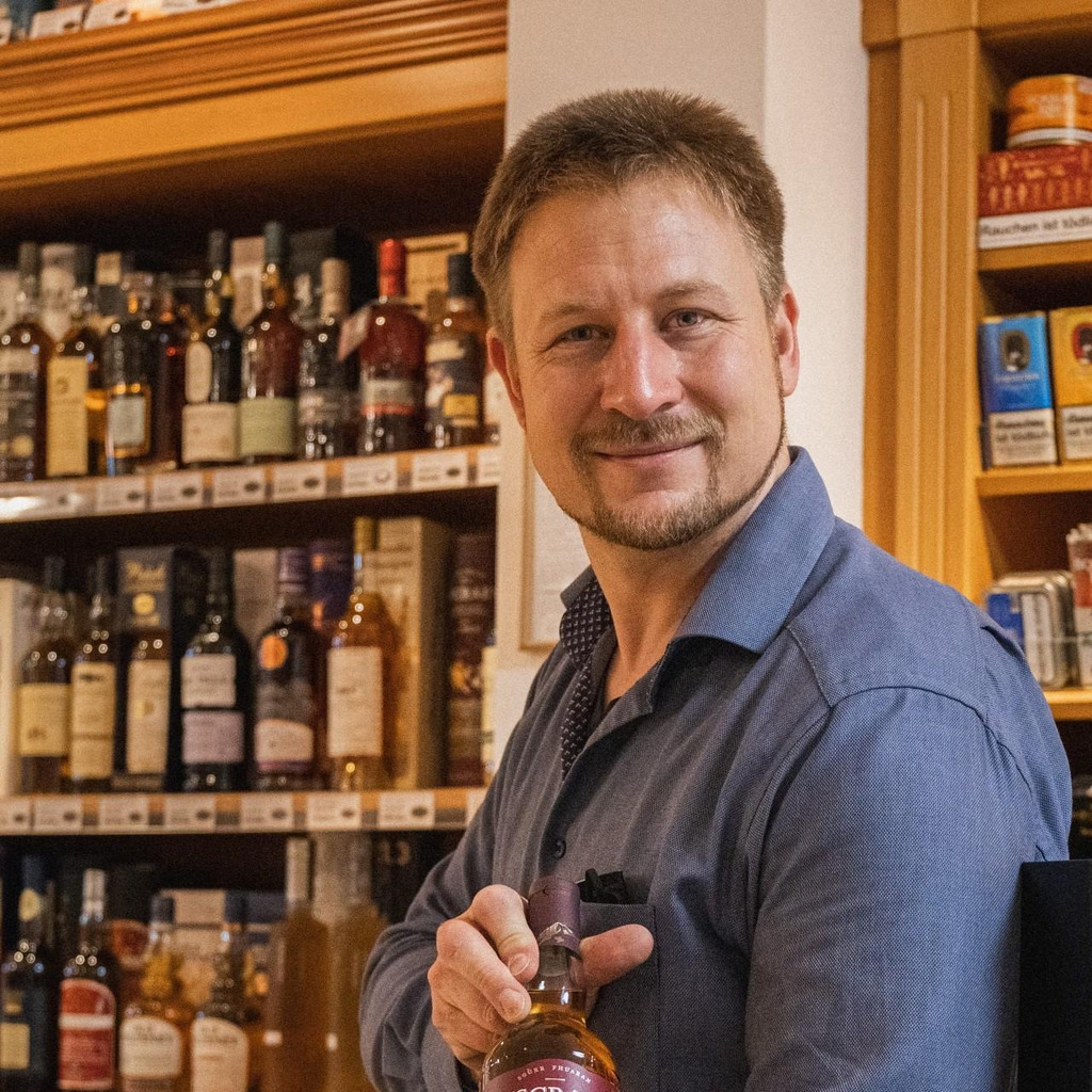 Dominik Linhart - Stellvertretender Geschäftsführer - Whisky ...