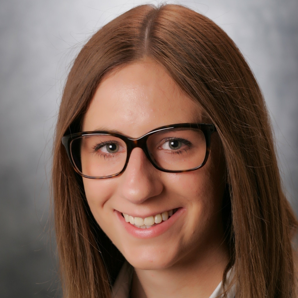 Dénise Roth - Fachbereichsleitung Wirtschaft - Zollernalb Klinikum ...