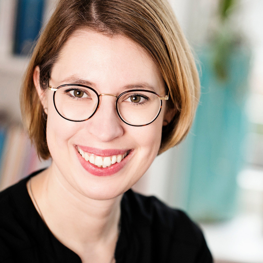 Julia Meier - Marketing und PR - Kamphausen Media GmbH | XING