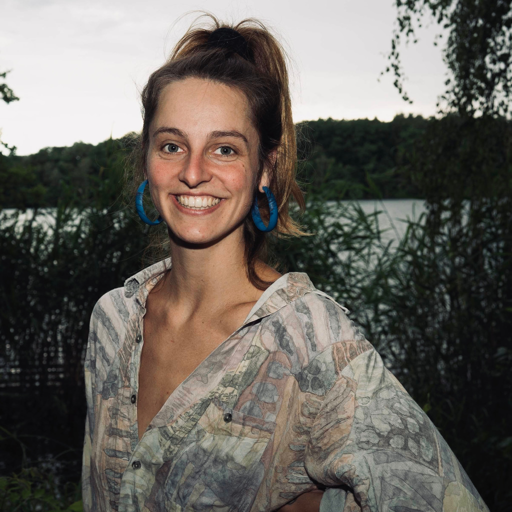 Wencke Doil - Tischlerin - Farmer Int. | XING