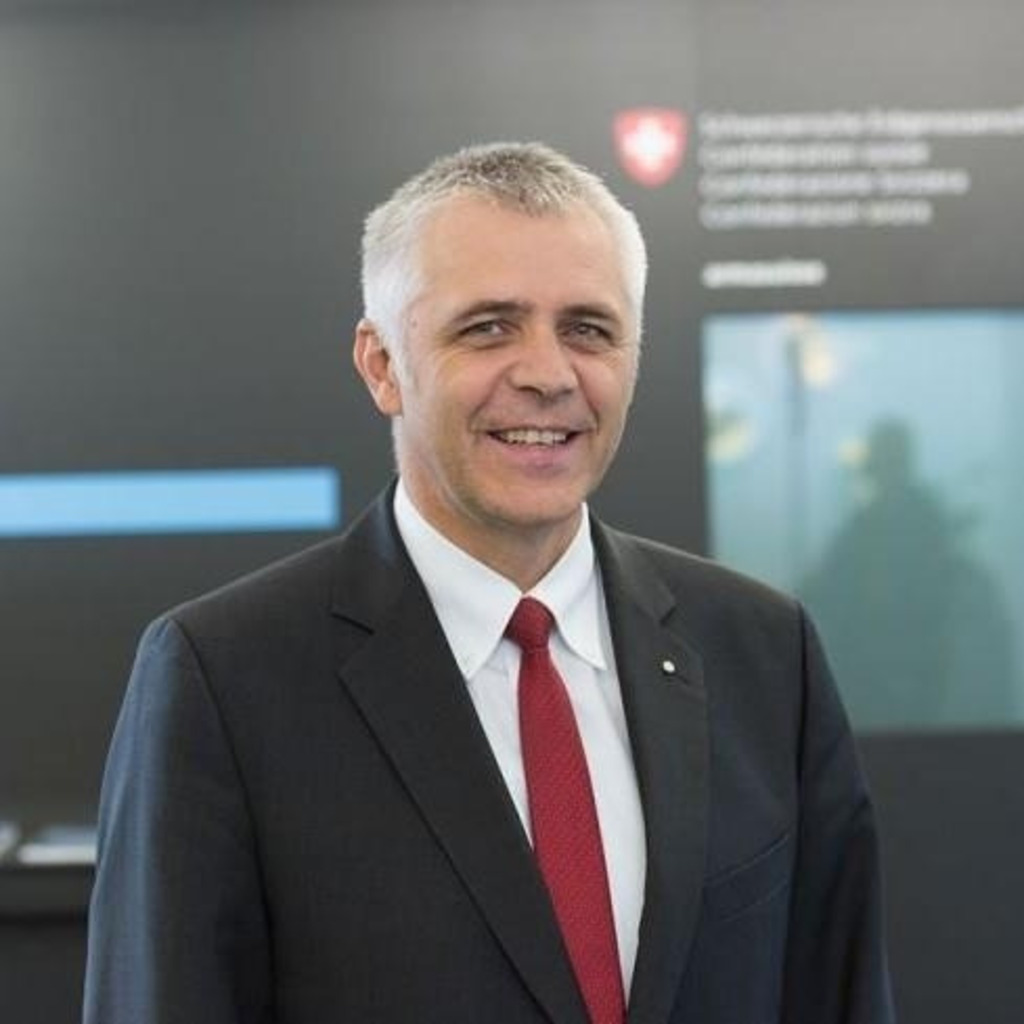 Dipl.-Ing. Reto Maurer - Leiter Kompetenzbereich Landsysteme ...