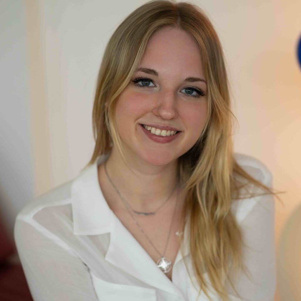 Natalie Höfel: Ausbildung und Berufserfahrung | XING