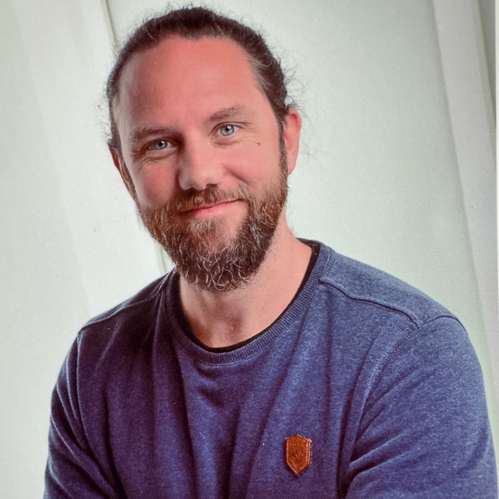 Steven Lewis - CAD-Konstrukteur - Halbfertigteilwerk | XING