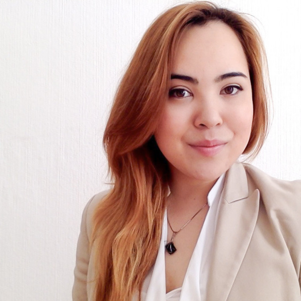 Whitney Clark - Praktikantin in der Digital Transformation Unit - E.ON ...